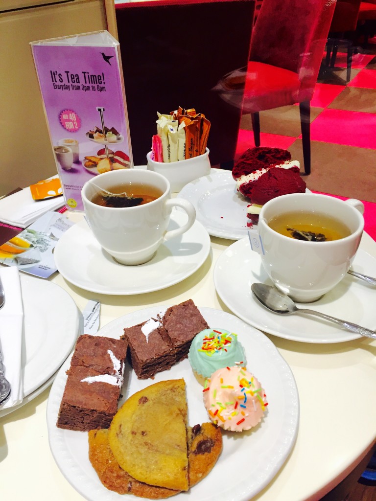 Tea Time at Hummingbird Bakery ... • Mummy on My Mind